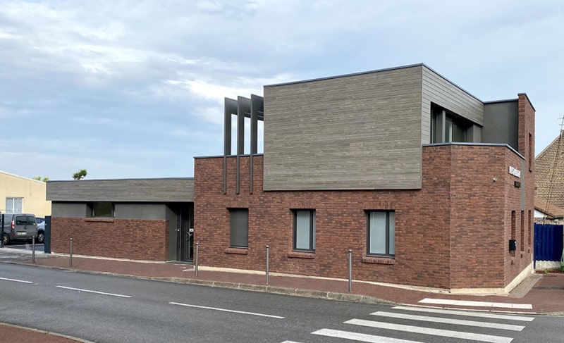 Construction-Maison-medicale-59-facade-exterieur-brise-soleil - POUWELS ...